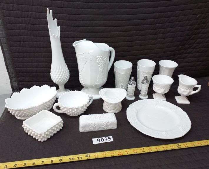 Various milk glass pieces - Mark Van Hook, Auctioneer