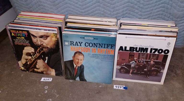 Various 33 RPM records - Mark Van Hook, Auctioneer