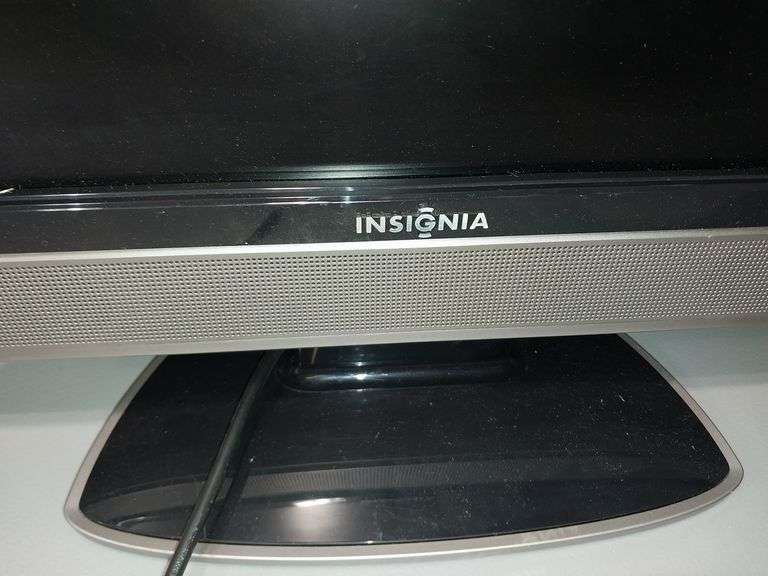 Insignia 19 inch tv/monitor - Mark Van Hook, Auctioneer