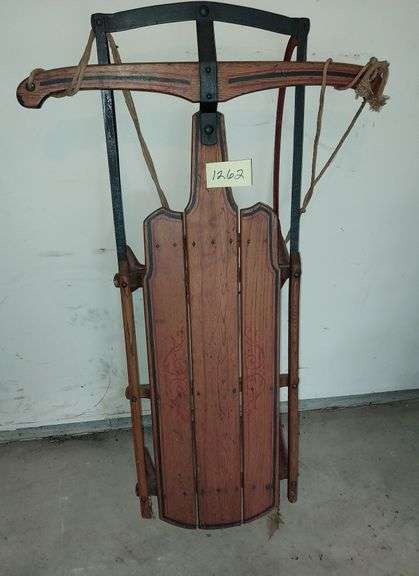 Antique Flexible Flyer No. 2C sled - Mark Van Hook, Auctioneer