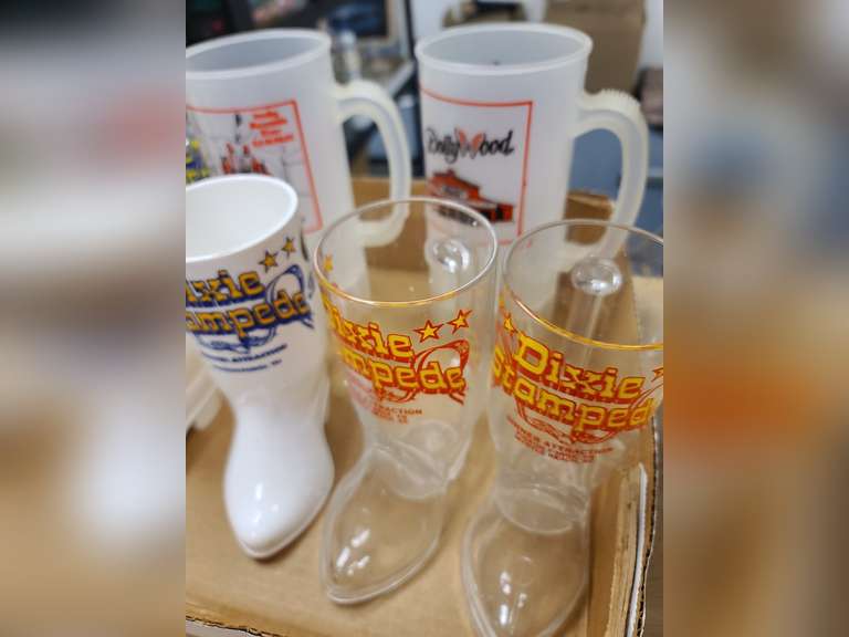 Dixie Stampede & Dollywood plastic mugs