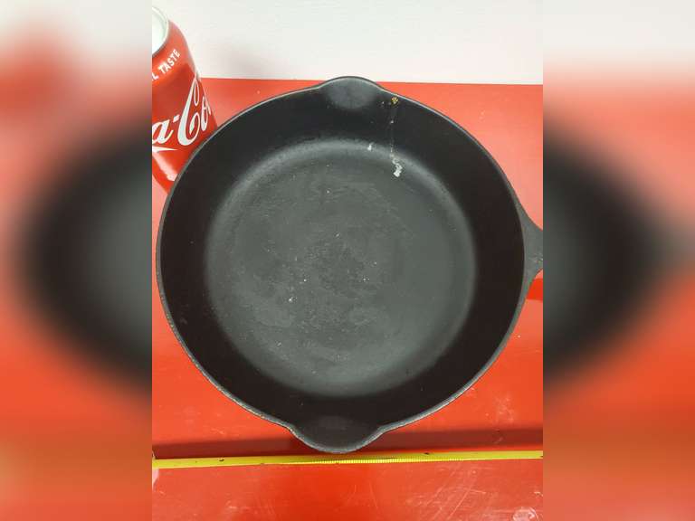 Antique Cast Iron Skillet with Gate Mark and Heat Ring - Northern ...