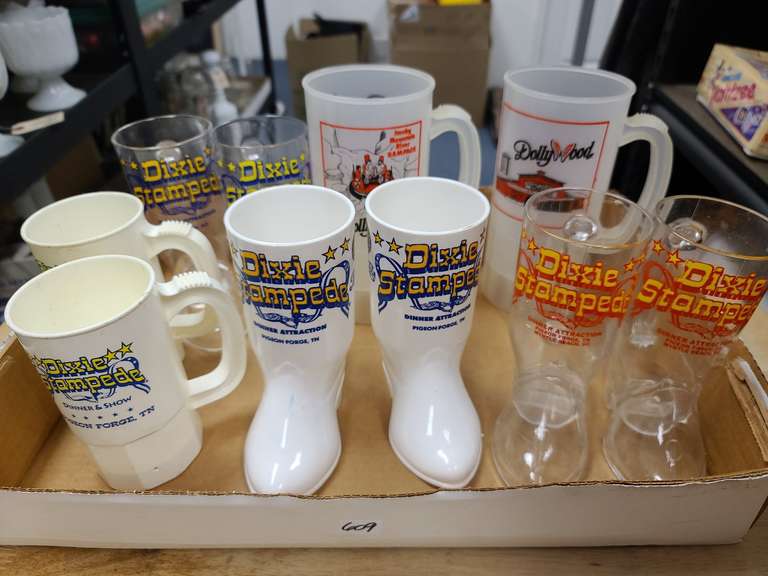 Dixie Stampede & Dollywood plastic mugs