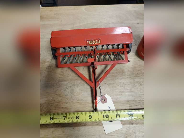 Tru-Scale Disc Grain Seed drill.