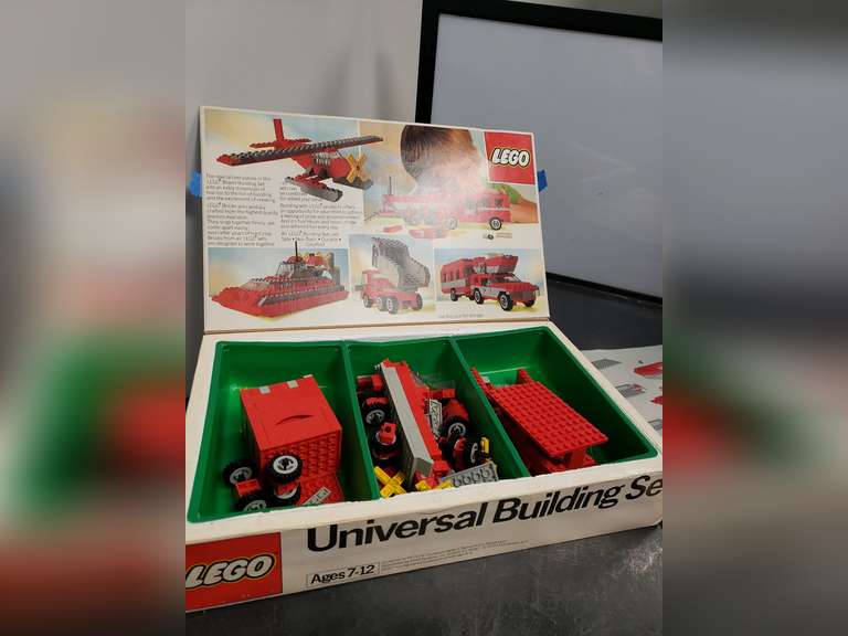 Lego 1979 universal building set - Northern Kentucky Auction, LLC