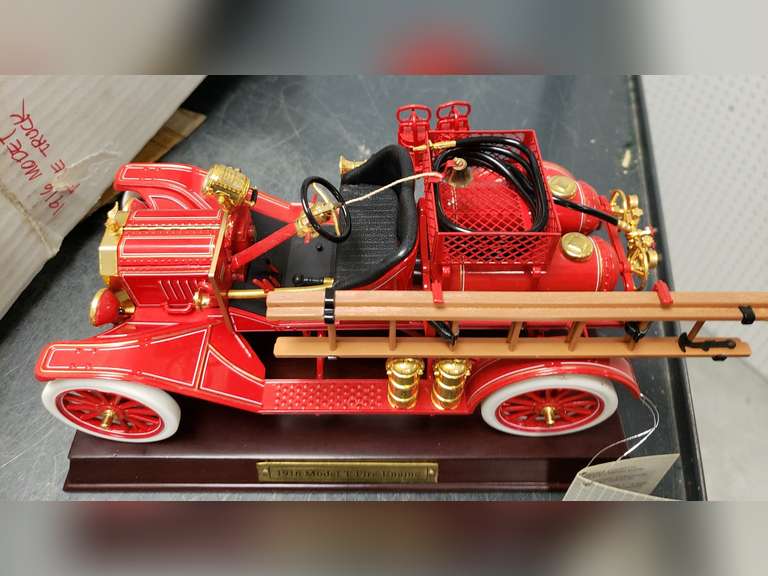 1916 Ford Model T Fire Engine die cast replica 1:24 scale Franklin Mint ...