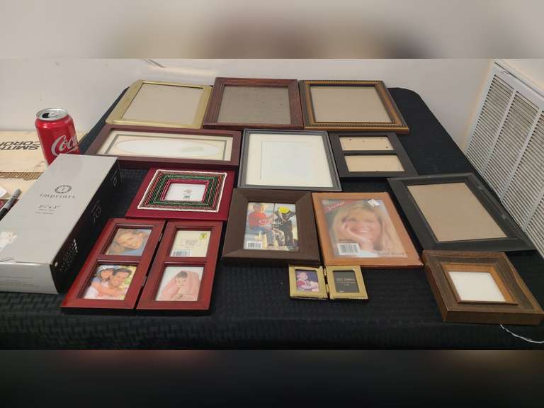 Assorted picture frames - Northern Kentucky Auction, LLC