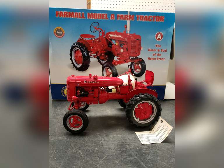 Farmall Model A Farm Tractor die cast replica 1:12 scale by the ...