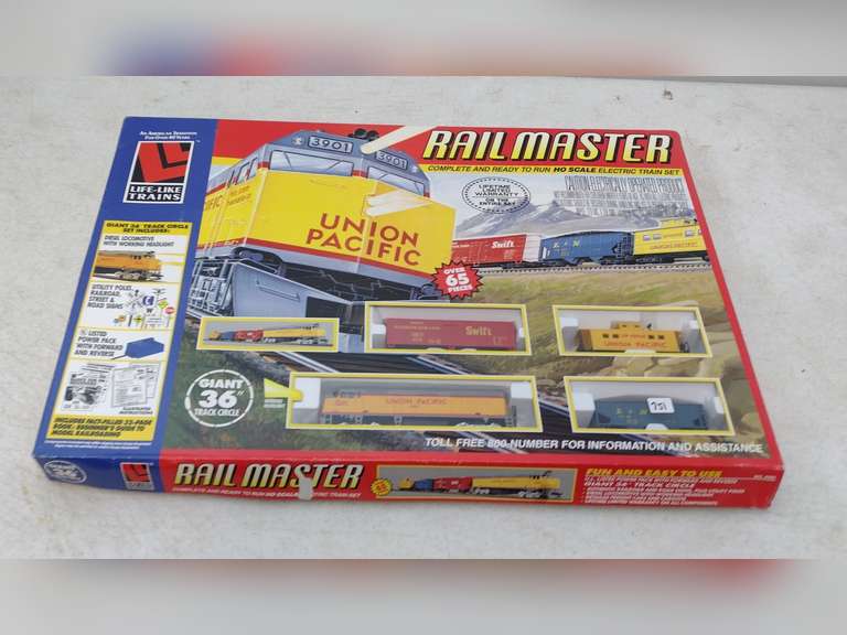 Life-like HO scale electric train set, appears to be new in box.