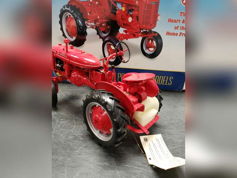 Farmall Model A Farm Tractor die cast replica 1:12 scale by the ...