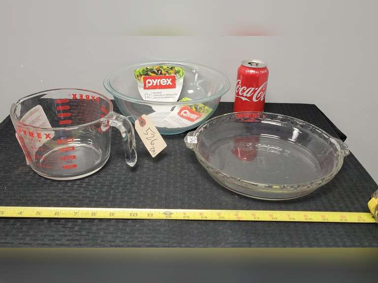Pyrex 4 Cup Measuring Cups, 2.5 Mixing Bowl and Pie Plate