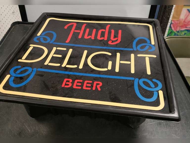 Hudy Delight lighted beer sign, 15x15x5in