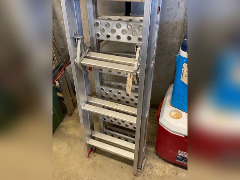 8 Foot extension ladder, aluminum