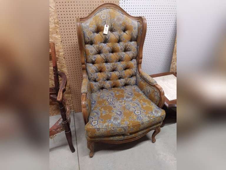 Antique Thomasville chair - Northern Kentucky Auction, LLC