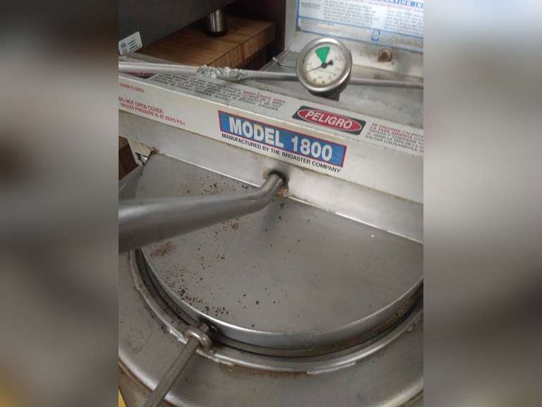 Broaster deep fryer model 1800 - Northern Kentucky Auction, LLC