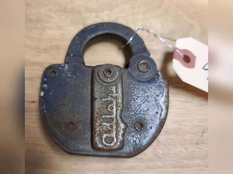 Antique lock. No key.