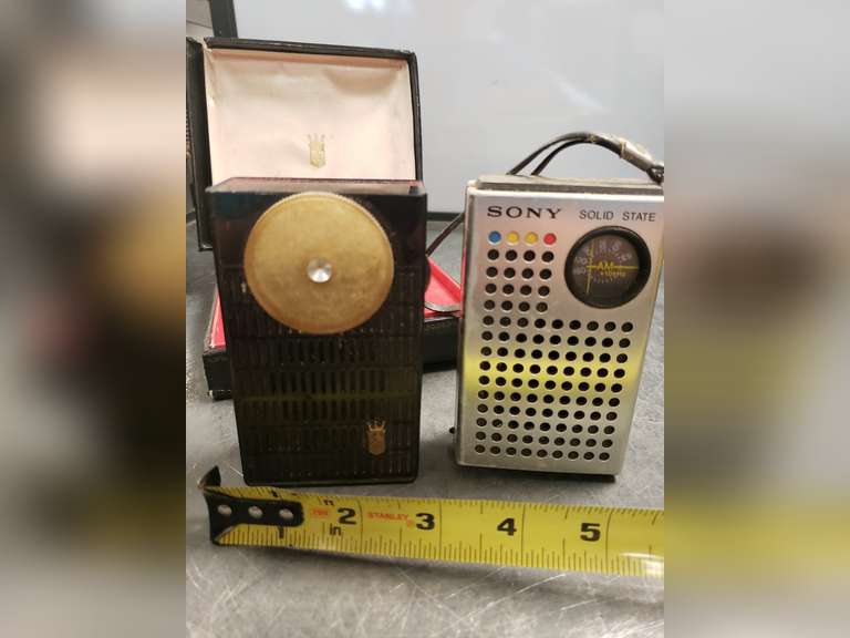 Zenith and Sony transistor radios, untested