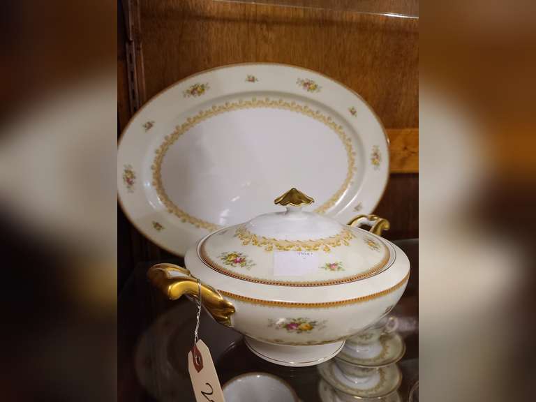 F & B Co. Nassau Japan 84 piece set of china