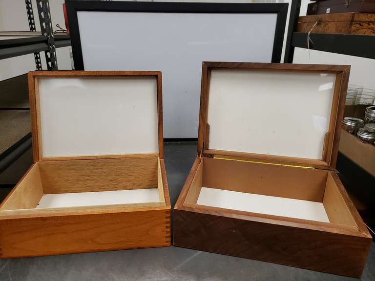 2 Hinged boxes - Northern Kentucky Auction, LLC