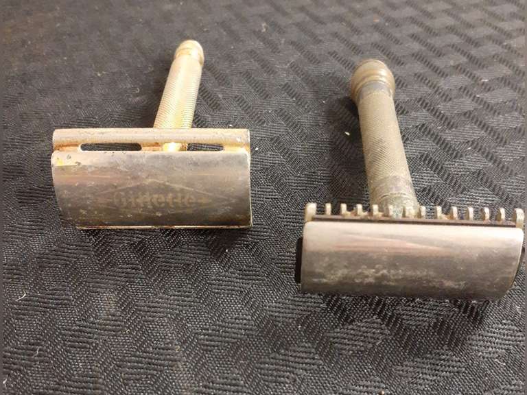 2 Vintage Razors - Northern Kentucky Auction, LLC