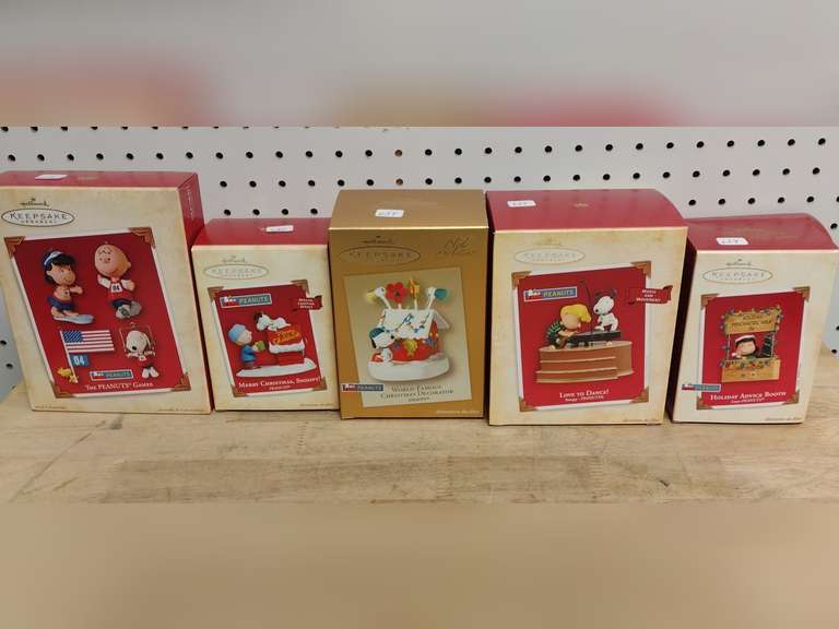 Hallmark ornaments, Peanuts, 1972-2005.