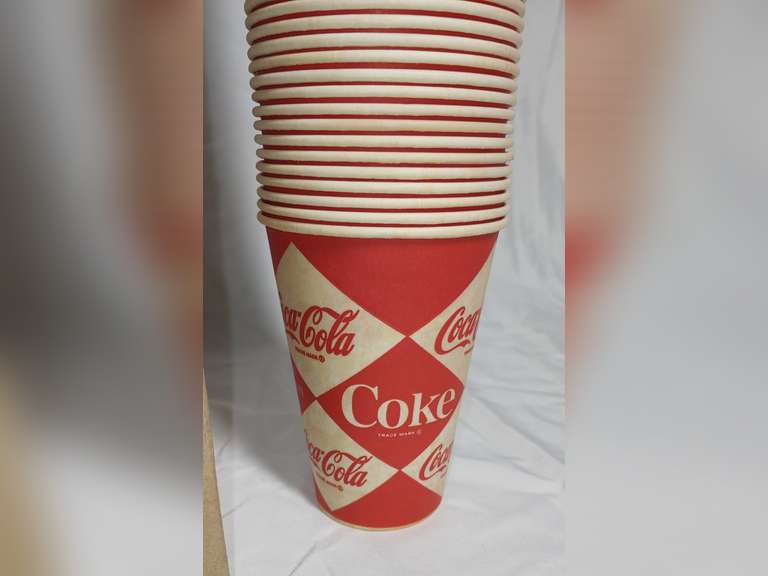 Box of Lily Coca-Cola vending cups - Northern Kentucky Auction, LLC
