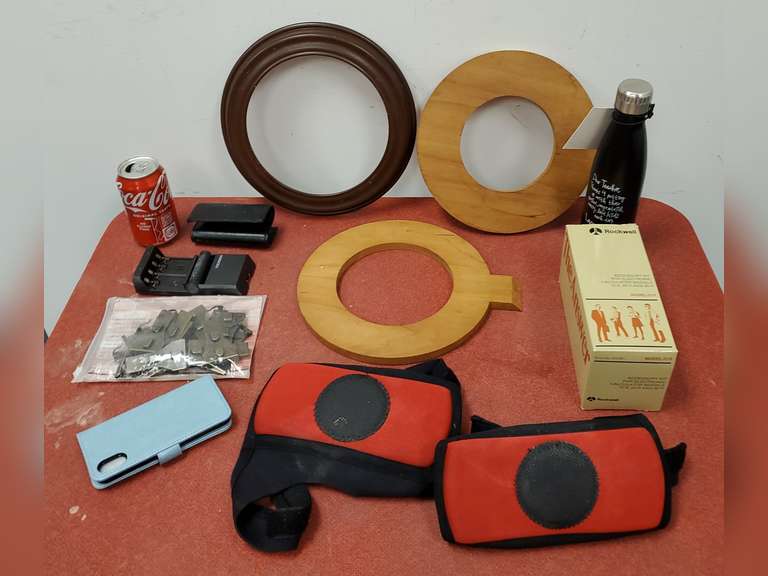 Box of miscellaneous household items - Northern Kentucky Auction, LLC