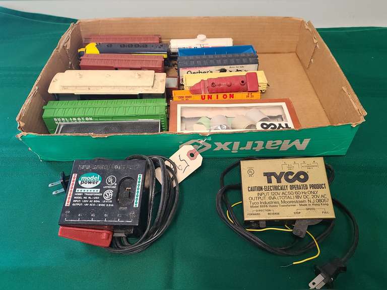 Tyco & Model Power transformers - 10+ train cars