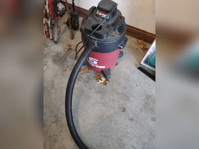 6-Gallon shop vac.
