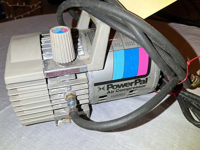 Power Pal air compressor, by Campbell Hausfeld. Tested and working
