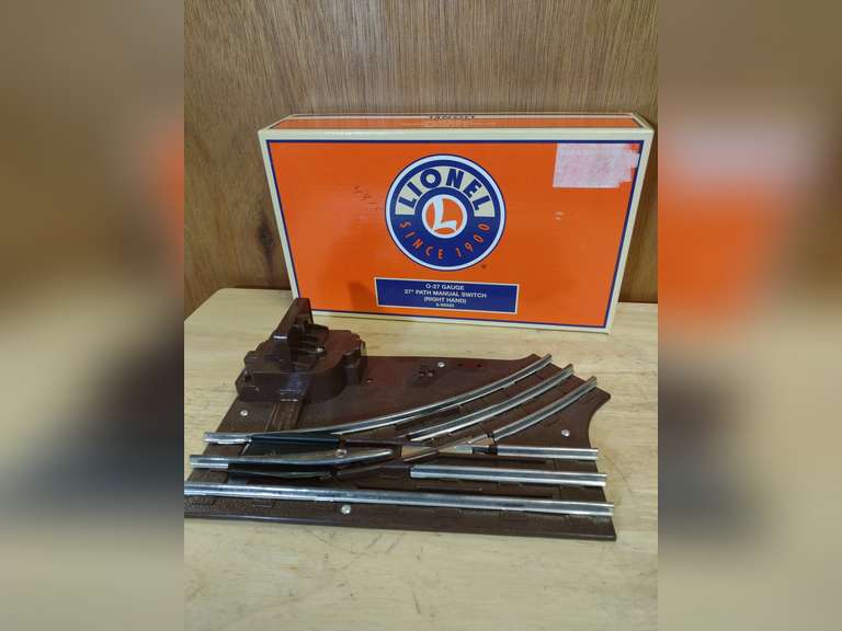 O-27 gauge Lionel manual switch right hand - Northern Kentucky Auction, LLC