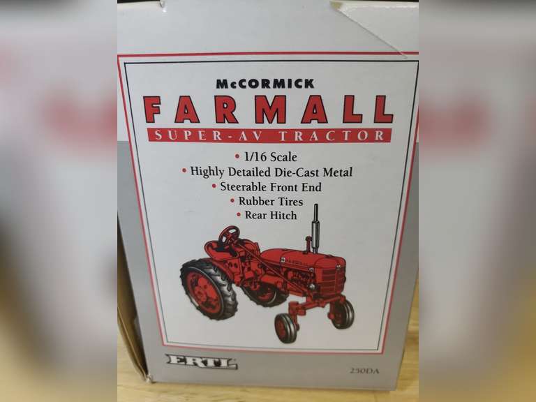 1/16 Ertl McCormick Farmall super av tractor
