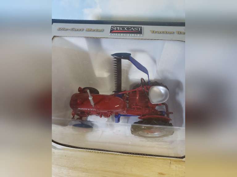 1/16 SpecCast Farmall cub with #22 side mount mower
