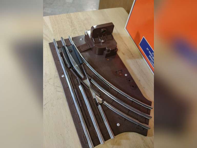 O-27 gauge Lionel manual switch right hand - Northern Kentucky Auction, LLC
