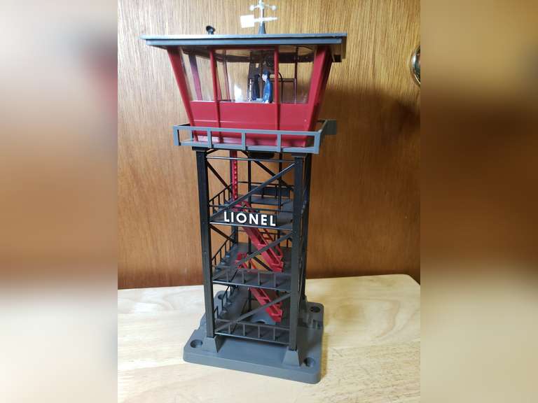 Lionel illuminated operating control tower