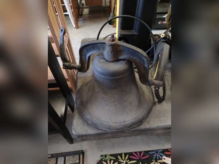 Antique cast iron Crystal metal #2 yoke and bell.