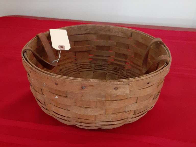 Vintage 1983 Round Longaberger Basket w/Leather Handles