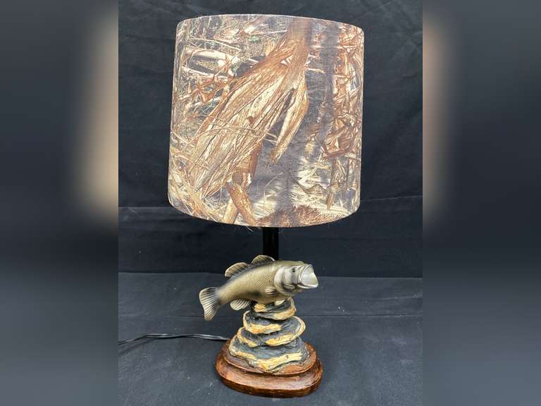 Large mouth bass table lamp- tested and working. It’s not everyday you ...