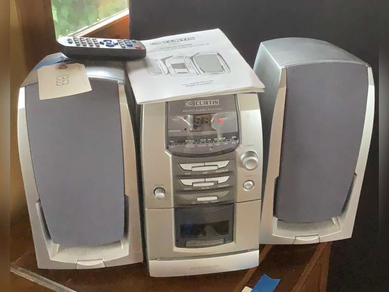 Curtis CD Micro System. One of the speakers is bad but works good ...