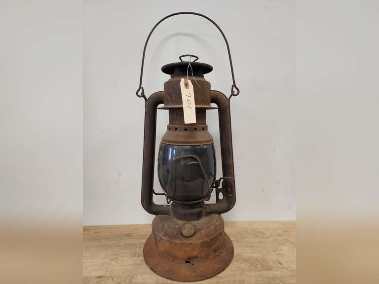 Dietz Little Wizard vintage lantern