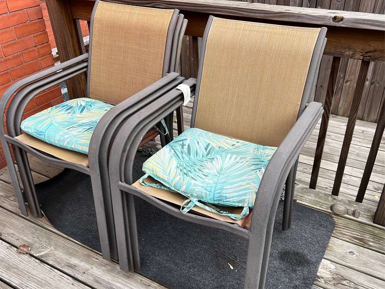 Six patio chairs - Northern Kentucky Auction, LLC
