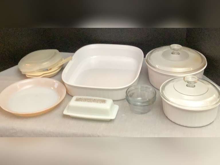 Microwave dishes with lids, Corning Ware rectangle baker and two ...