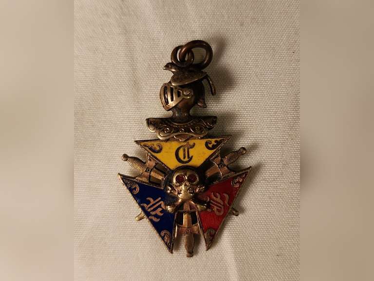 Knights Of The Pythias Pin - Northern Kentucky Auction, LLC