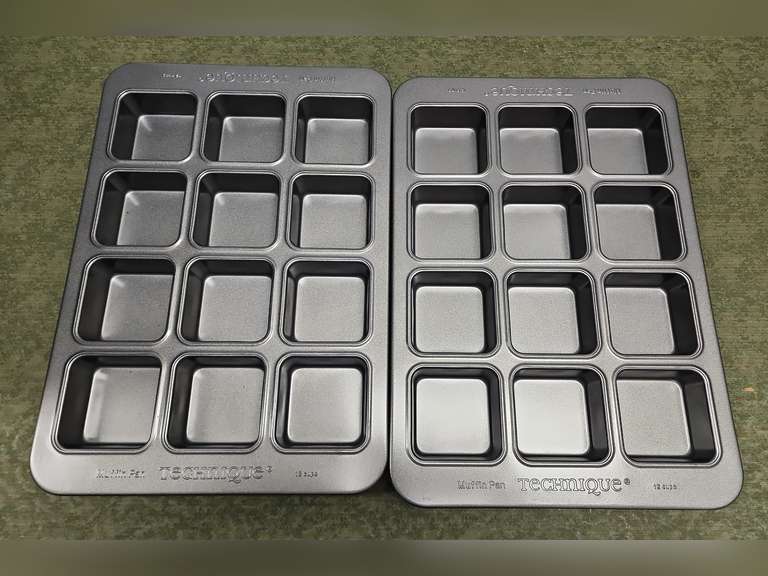 Wilton ultra bake 2 mini fluted tube pan - 2 Technique muffin pans ...
