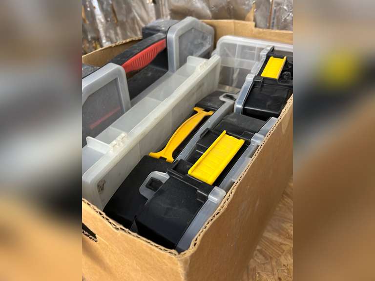 Small parts containers