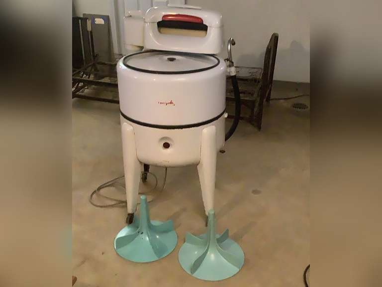 Old wringer washing machine with 2 agitators. Model N2L, no brand name ...