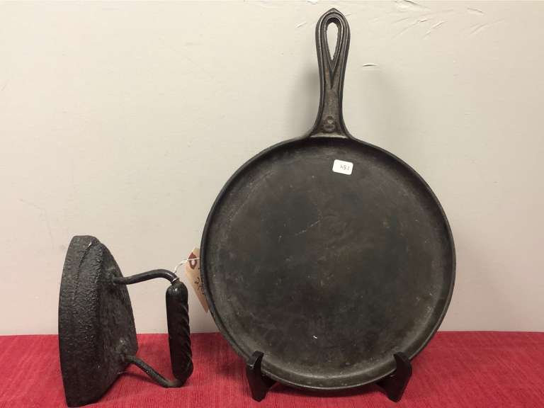 Antique Cast Iron Griddle w/Gate Mark & Smoke Ring - Sad Iron