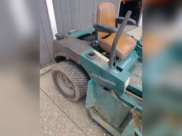 Simplicity Stallion ZT2561 61" zero turn mower. Kohler command 25 ...