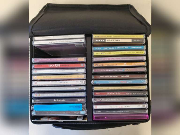 Starite case full of CD's - Northern Kentucky Auction, LLC
