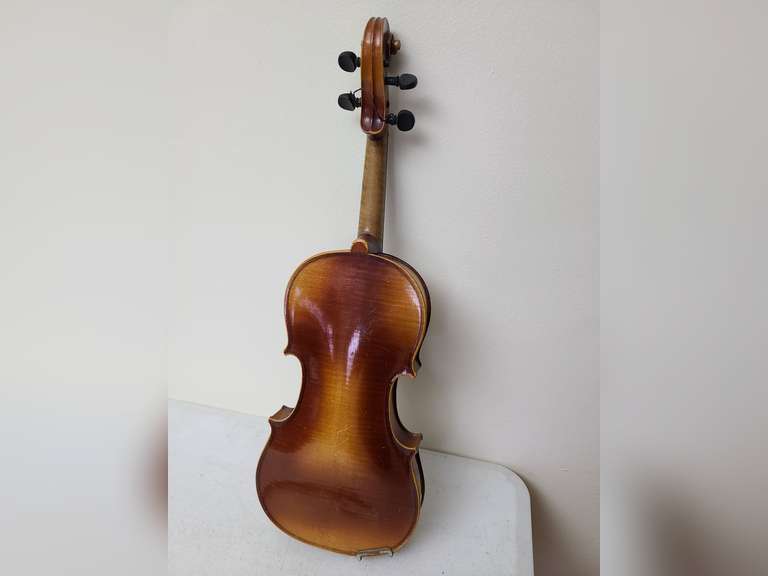 Antonio Stradivarius made in Czech. Violin and bow